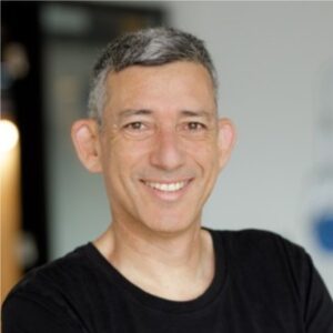 RAG battle: vector database vs knowledge graph - FalkorDB